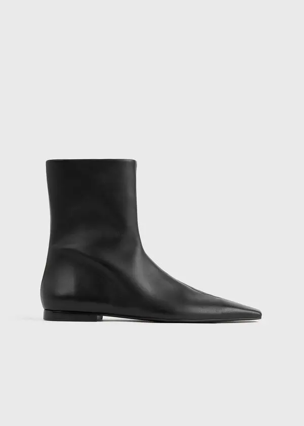 TOTEME Zipped Leather Chelsea Boots
