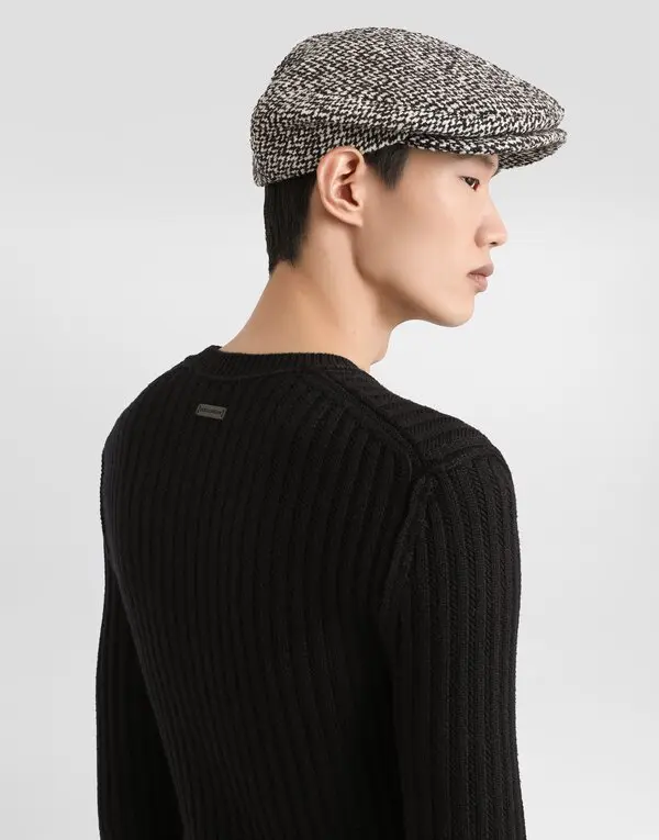 Dolce & Gabbana Wool Pullover Sweaters And Cardigans - Black