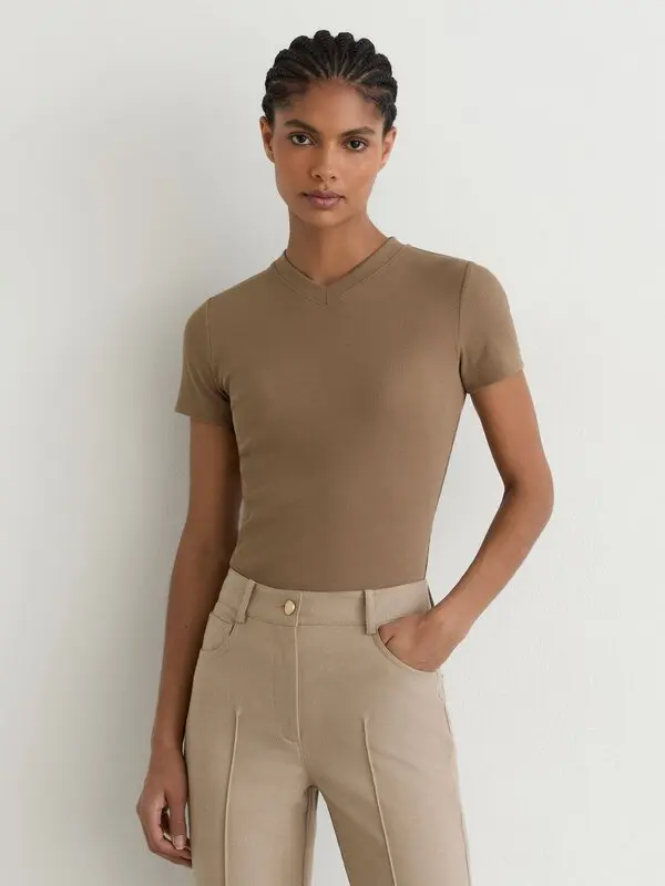 REISS Cotton-stretch High V-neck T-shirt - Camel