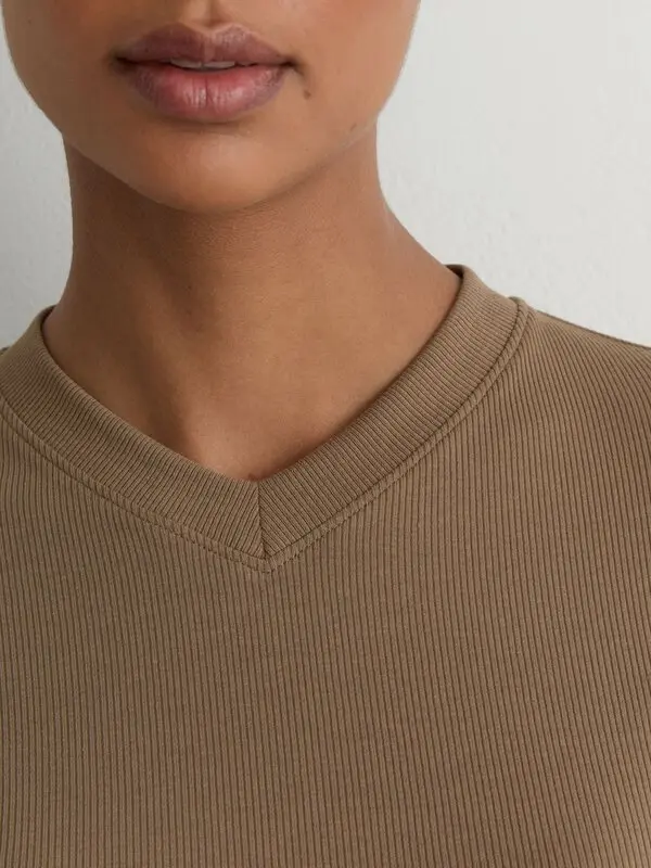 REISS Cotton-stretch High V-neck T-shirt - Camel