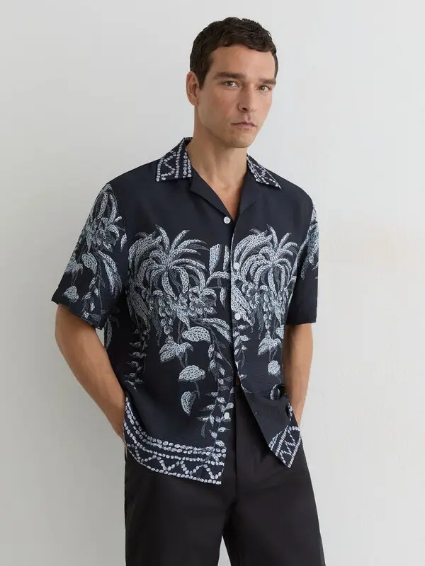 REISS Palm-print Cuban-collar Shirt - Navy