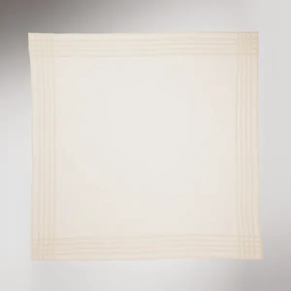 Gucci Gg Jacquard Shawl - White