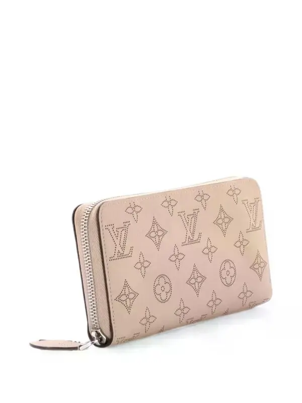 LOUIS VUITTON Zippy Wallet Mahina Leather Small Wallets