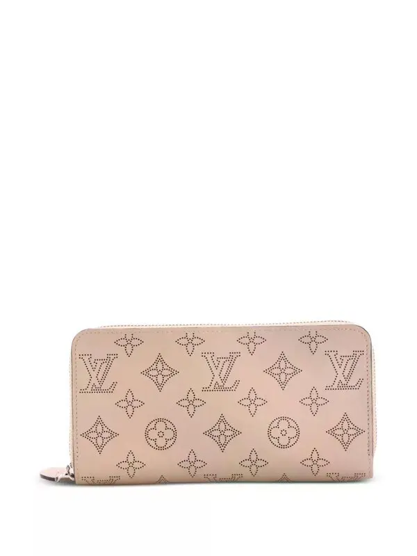 LOUIS VUITTON Zippy Wallet Mahina Leather Small Wallets - Neutrals