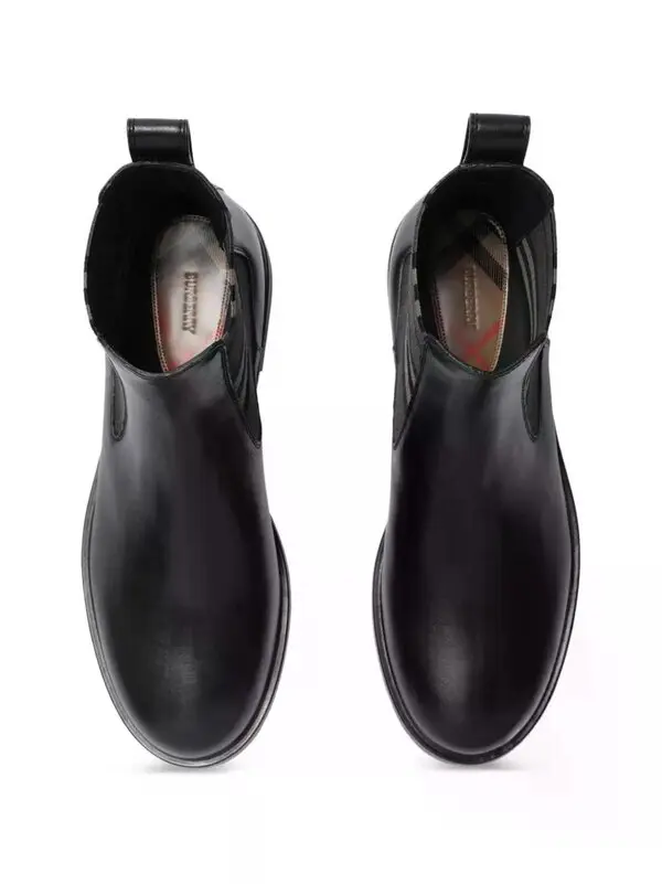 Burberry Pembroke Chelsea Boots In Smooth Calfskin