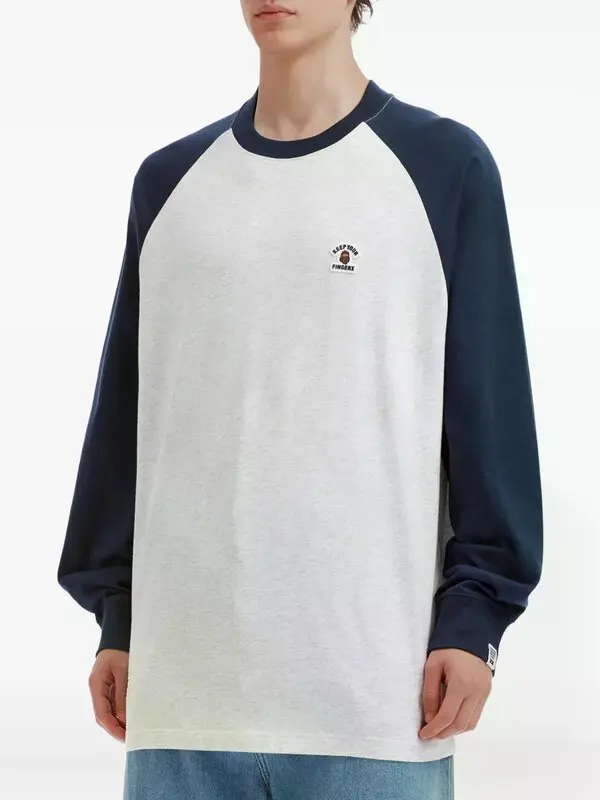 FINGERCROXX Logo-patch Raglan-sleeve T-shirt