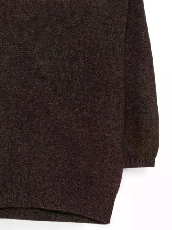 6397 V-neck Top