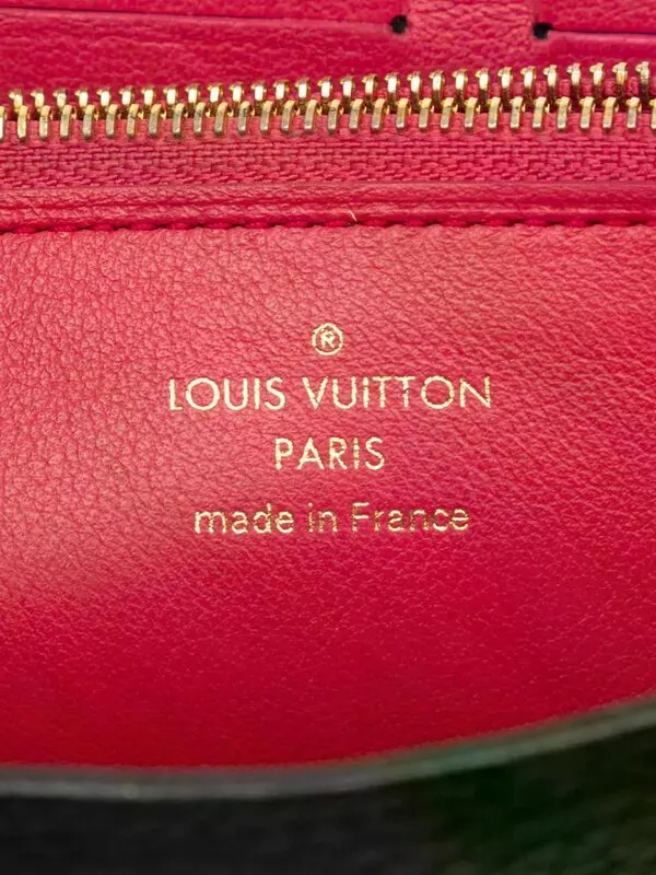 LOUIS VUITTON 2018 Taurillon Capucines Wallet Long Wallets