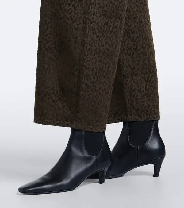 FRAME Bow Leopard-print Barrel-leg Jeans