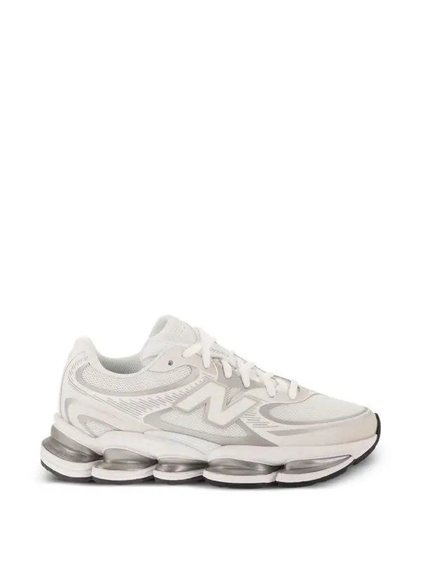 NEW BALANCE 2000 Sneakers