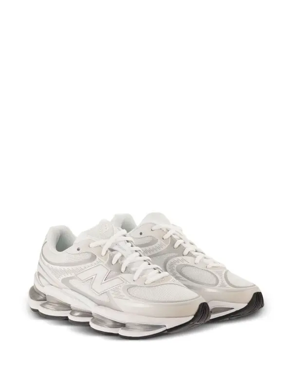 NEW BALANCE 2000 Sneakers
