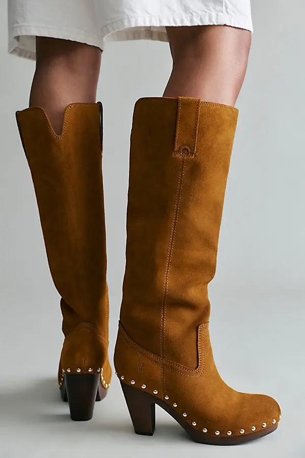 THE FRYE COMPANY Cindy Pull-on Boots Shoe At - Caramel