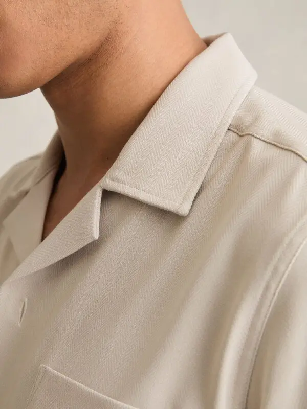 REISS Herringbone Twill Cuban Collar Short Sleeve Shirt
