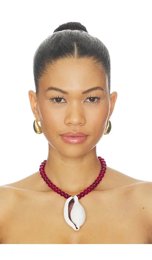 LOVERS AND FRIENDS Shell Pendant Necklace - Red