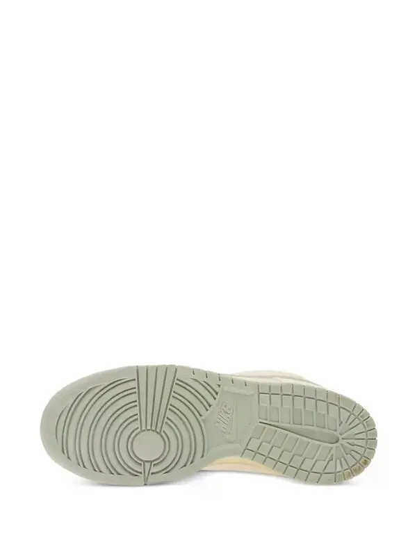 Nike Dunk Low Retro Premium Sneakers