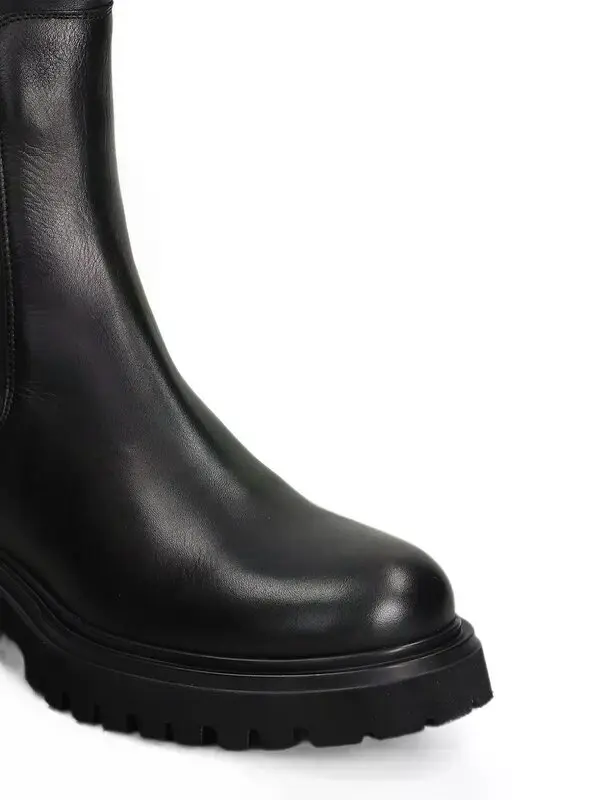 JULIE DEE Lug-sole Chelsea Boots