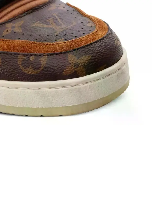 LOUIS VUITTON 2019 Trainer Line Monogram Canvas And Suede Sneakers