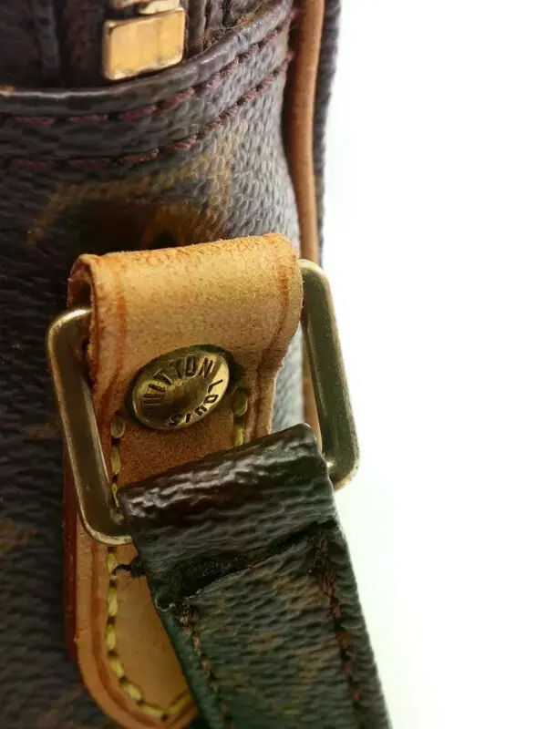 LOUIS VUITTON 2001 Amazon Monogram Shoulder Bag