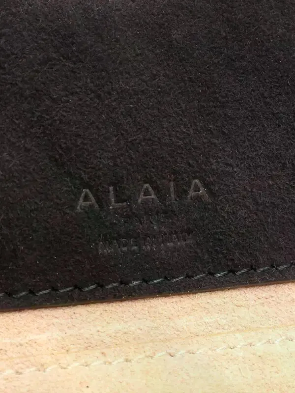 Alaïa 2020s Le Teckel Suede East-west Bag - Black