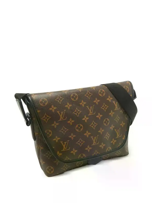 LOUIS VUITTON Magnetic Monogram Macassar Messenger Bag
