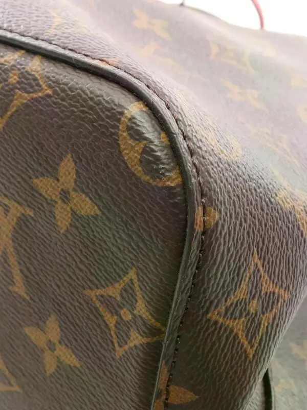 LOUIS VUITTON 2021 Mm Néonoé Bucket Bag