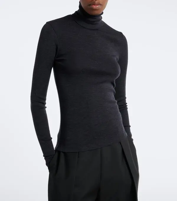 RÓHE Knitted Wool Turtleneck Sweater