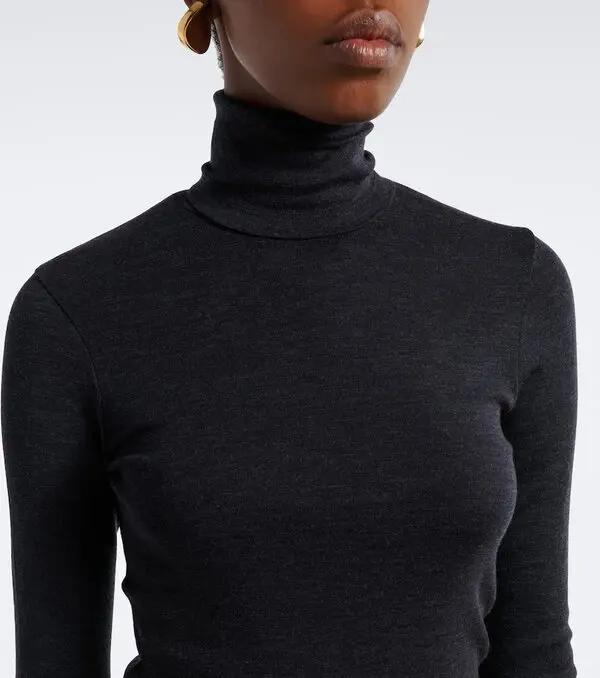 RÓHE Knitted Wool Turtleneck Sweater