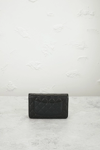 Chanel Caviar Classic Wallet On Chain