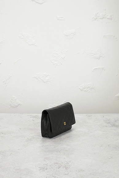 Chanel Caviar Classic Wallet On Chain