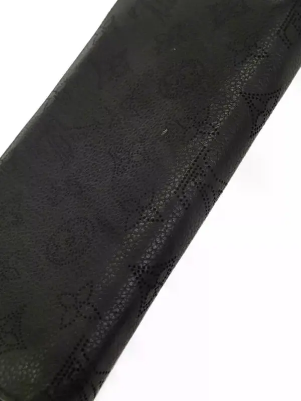 LOUIS VUITTON 2017 Monogram Mahina Zippy Wallet
