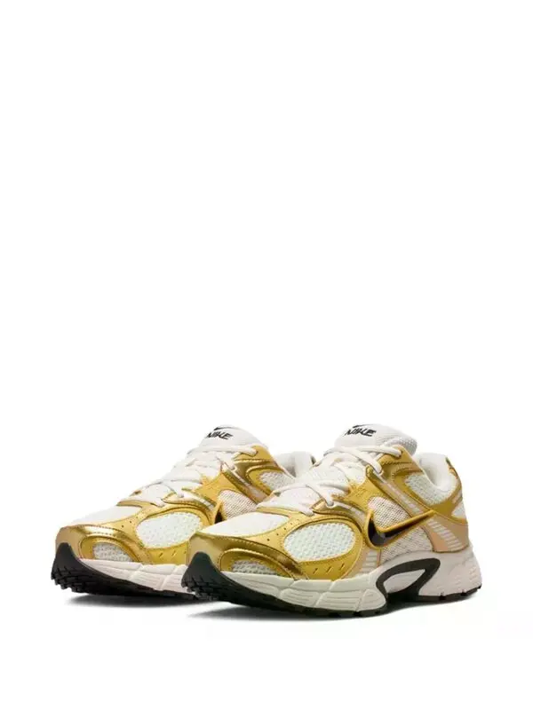 Nike V5 Rnr Sneakers - White