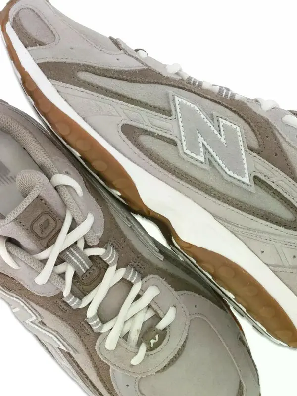 NEW BALANCE 204l Shoes