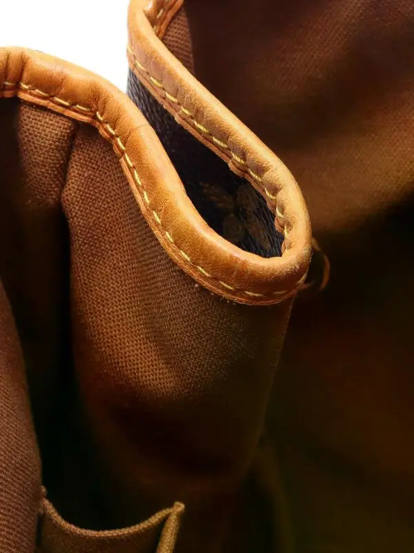 LOUIS VUITTON 2006 Monogram Batignolles Horizontal Shoulder Bag
