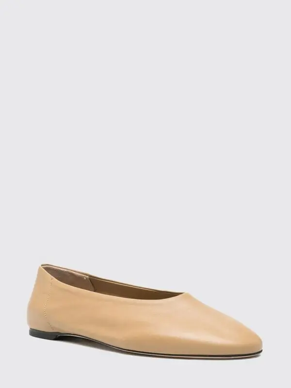 TOTEME Round-toe Ballet Flats In Smooth Leather - Beige
