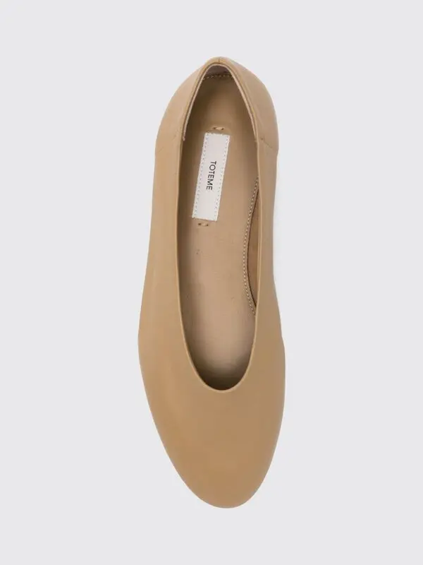 TOTEME Round-toe Ballet Flats In Smooth Leather - Beige