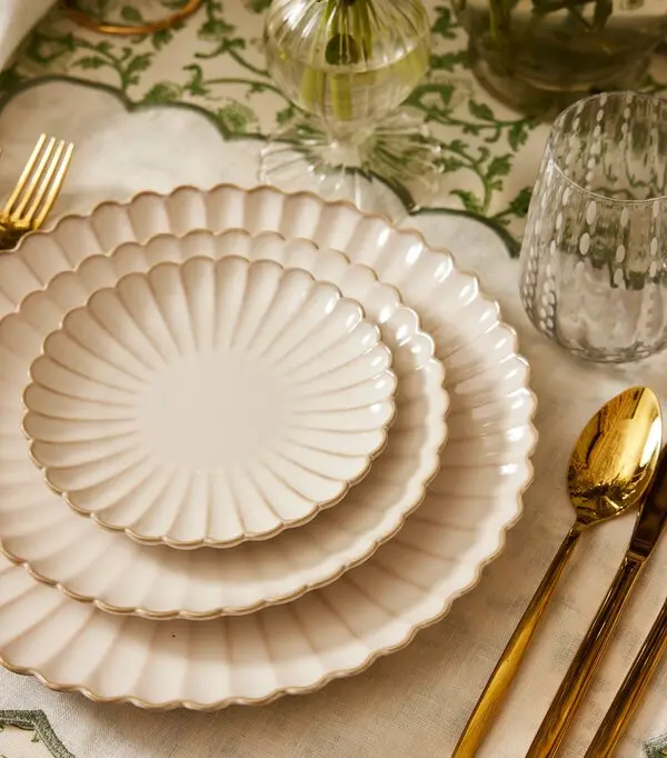 MAISON MARGAUX Set Of 4 Shell Starter Plates