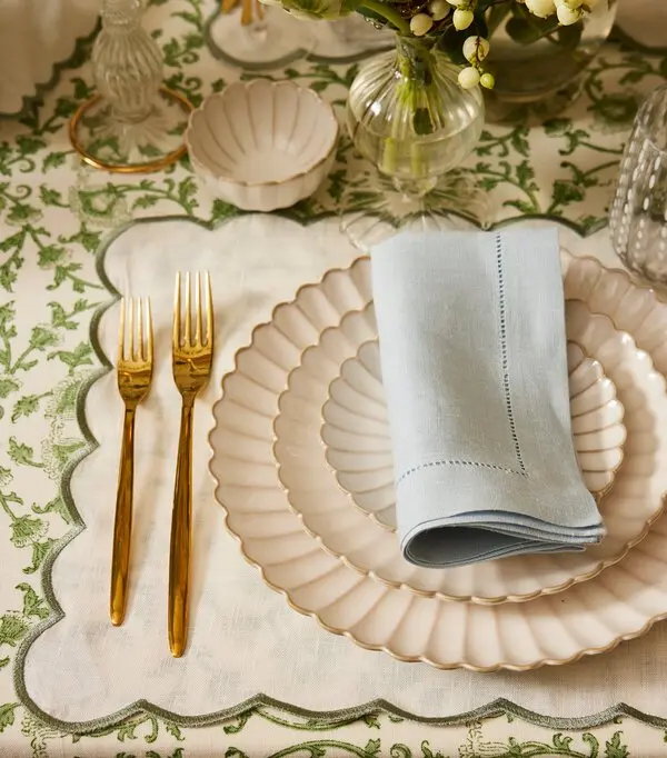 MAISON MARGAUX Set Of 4 Shell Starter Plates