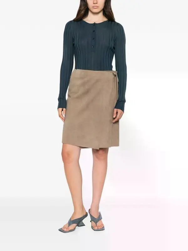 HUGENBERG Ribbed Knit Round Neck Long Sleeve Sweater