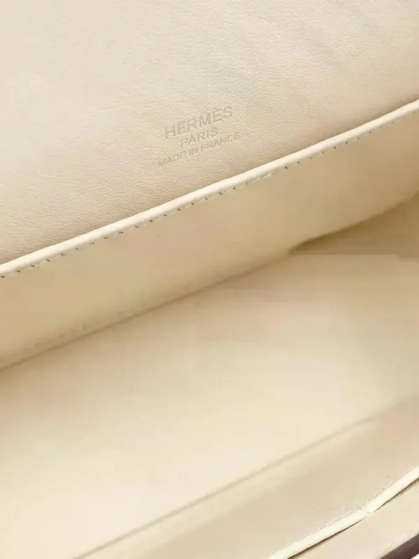 Hermès Chevre Mysore Geta Crossbody Bag - White