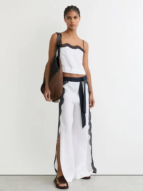REISS Side Scallop Trousers - Ivory/navy