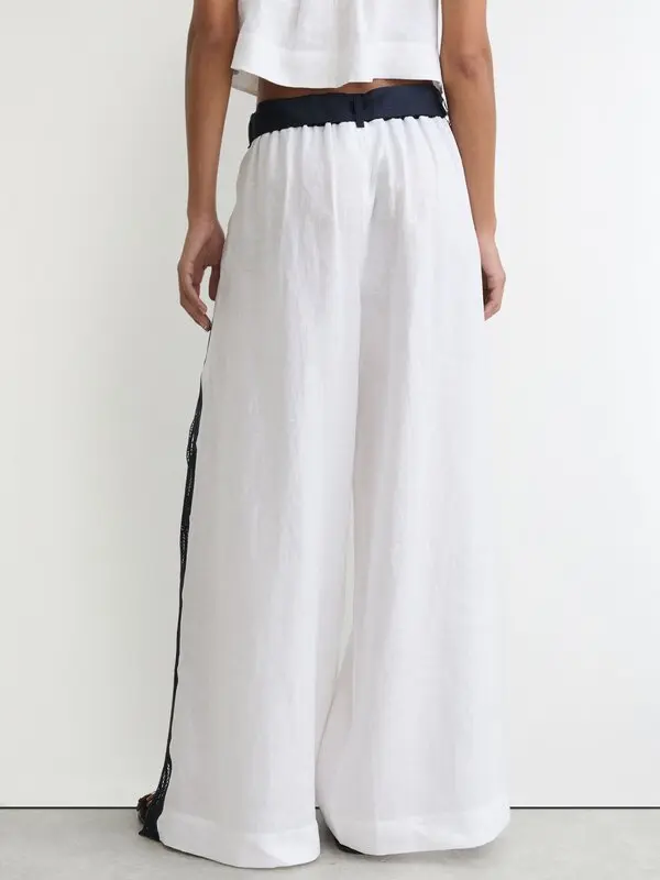 REISS Farah Side Scallop Trousers - Ivory/navy