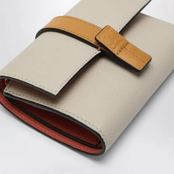 Loewe Small Vertical Wallet In Light Oat / Honey Grained Leather