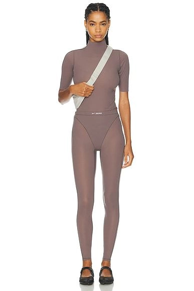 NIKESKIMS Weightless Short Sleeve Top