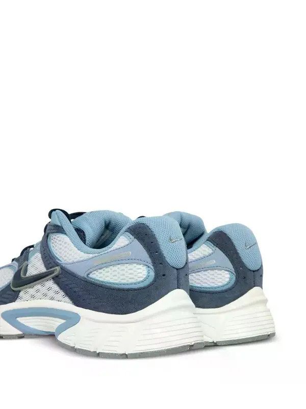 Nike V5 Rnr Suede Sneakers