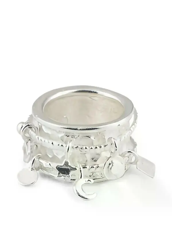 POISONED HEARTS Charm-detail Hammered-effect Ring - Silver
