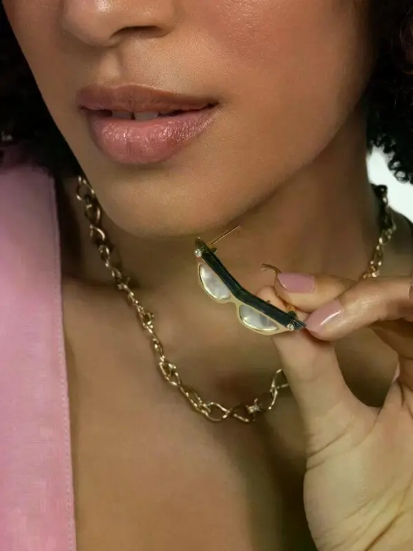 EDINA KISS Diamond And Pearl Inlay Sunglasses Pendant - Gold