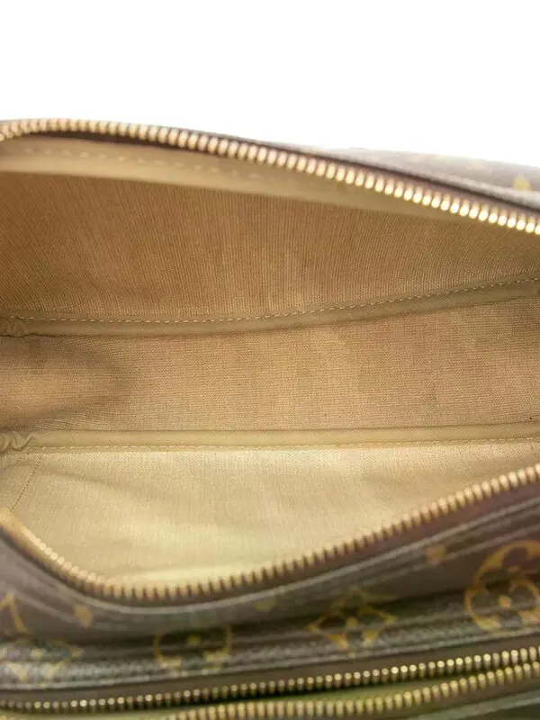 LOUIS VUITTON 2004 Monogram Reporter Pm Crossbody Bag