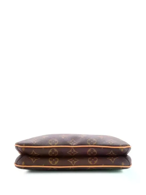 LOUIS VUITTON Pochette Monogram Canvas Crossbody Bag