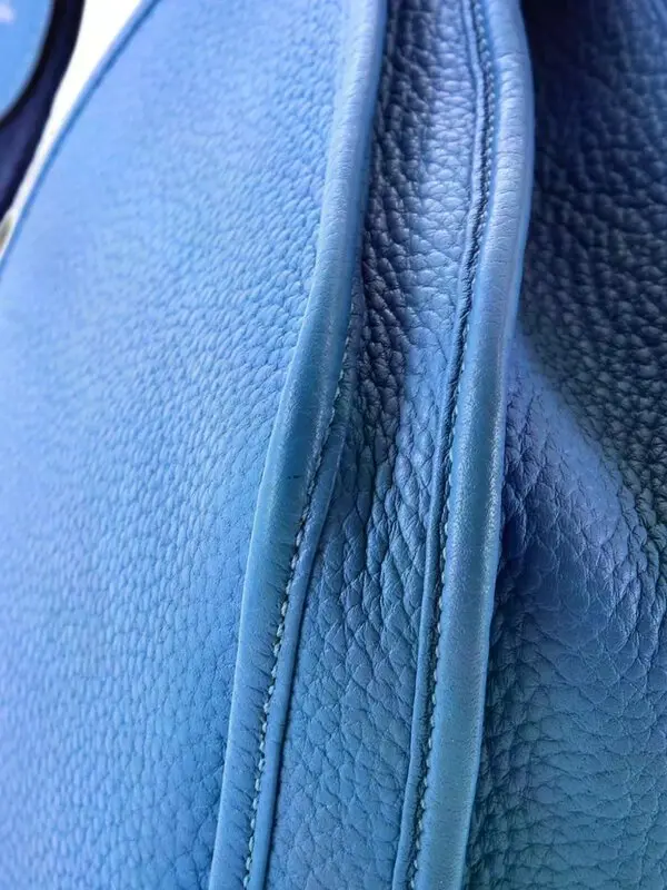 Hermès Evelyne Bag Gen Iii Clemence Pm Crossbody Bag - Blue