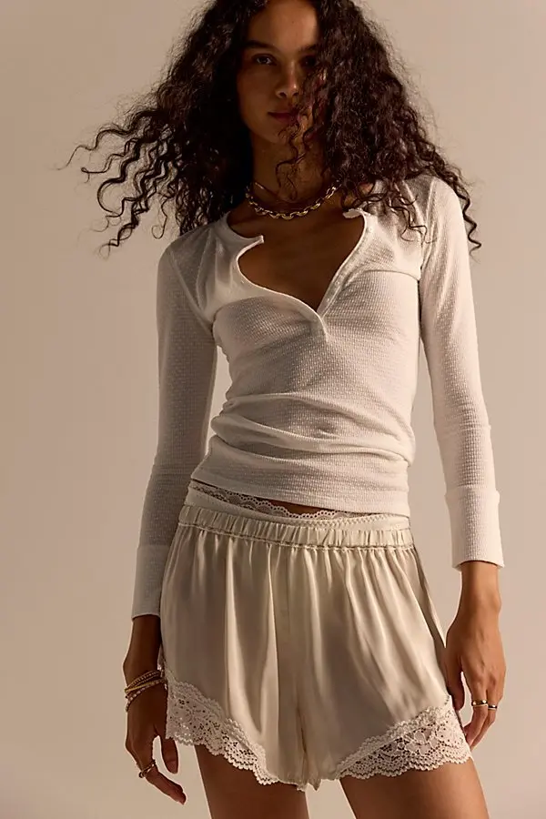INTIMATELY Easy Like That Henley At - Cloud Dancer